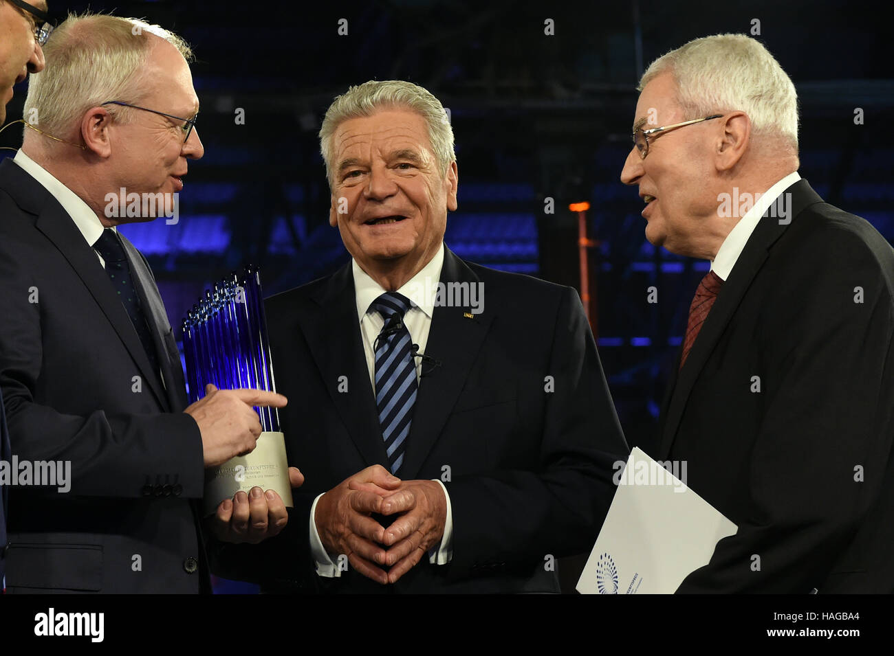 Berlin, Germany. 30th Nov, 2016. German Federal President Joachim Gauch ...