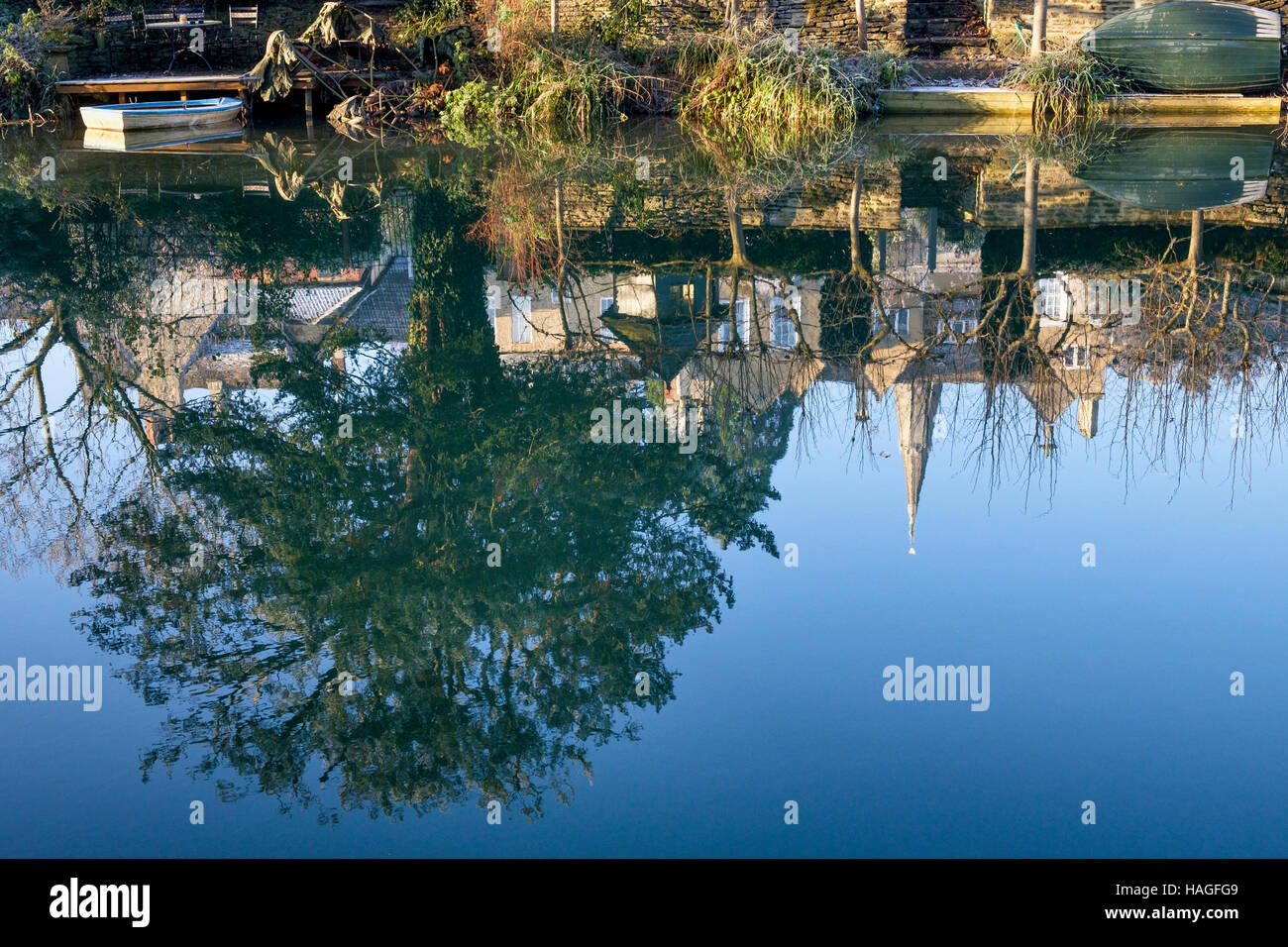 Chippenham, UK, 1st December, 2016. As the cold weather continues to ...