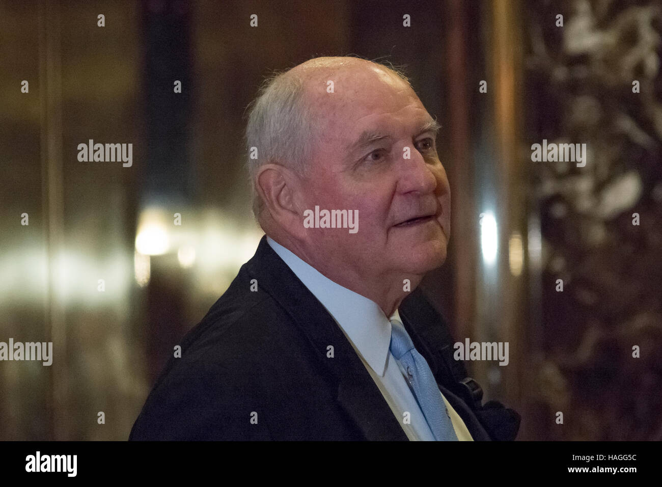 Former Governor George "Sonny" Perdue (Republican of Georgia) arrives ...