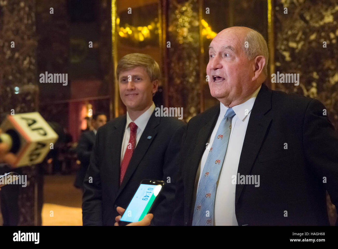 New York, USAA. 30th Nov, 2016. Former Governor George "Sonny" Perdue ...