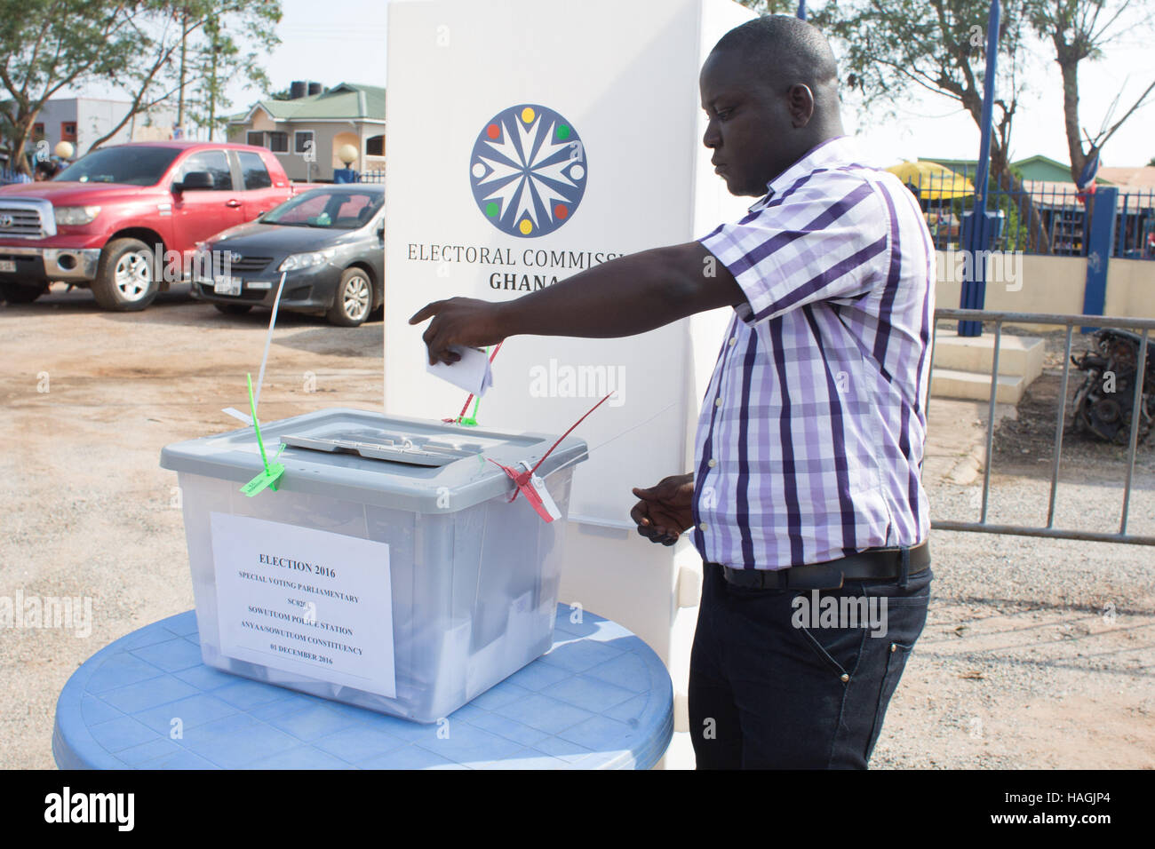 Voting in ghana hi-res stock photography and images - Alamy