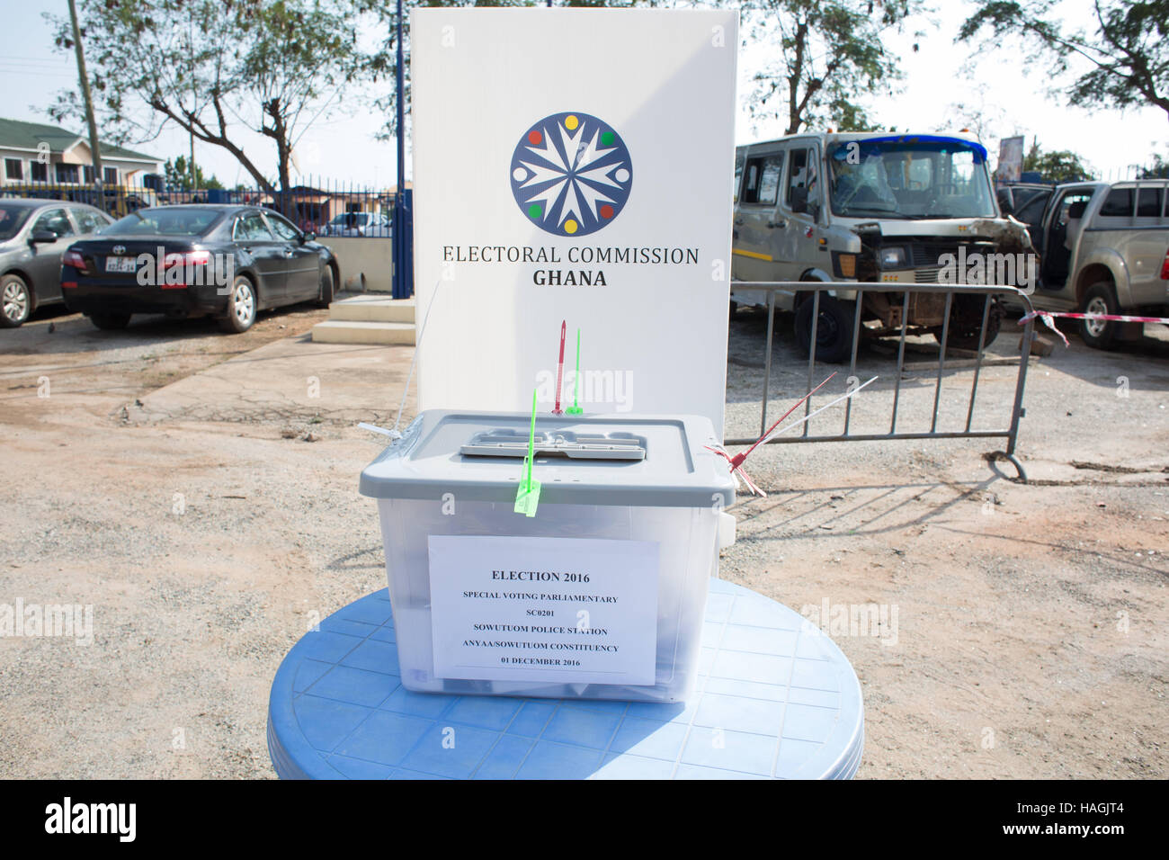 Accra, Ghana. 1st Dec, 2016. Early Voting taking place today ahead of ...