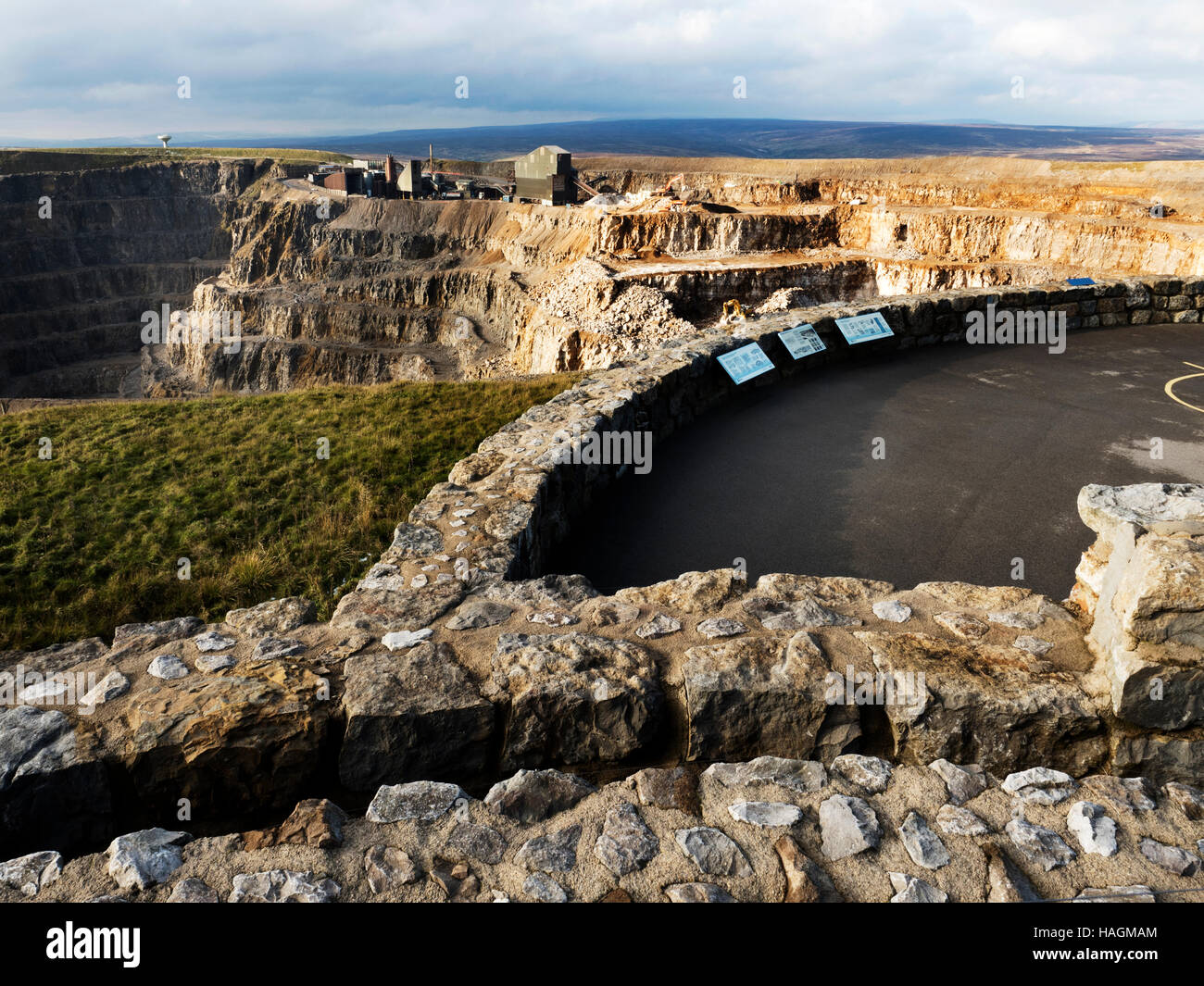 The Coldstones Cut Created by Artist Andrew Sabin and Coldstones Quarry ...