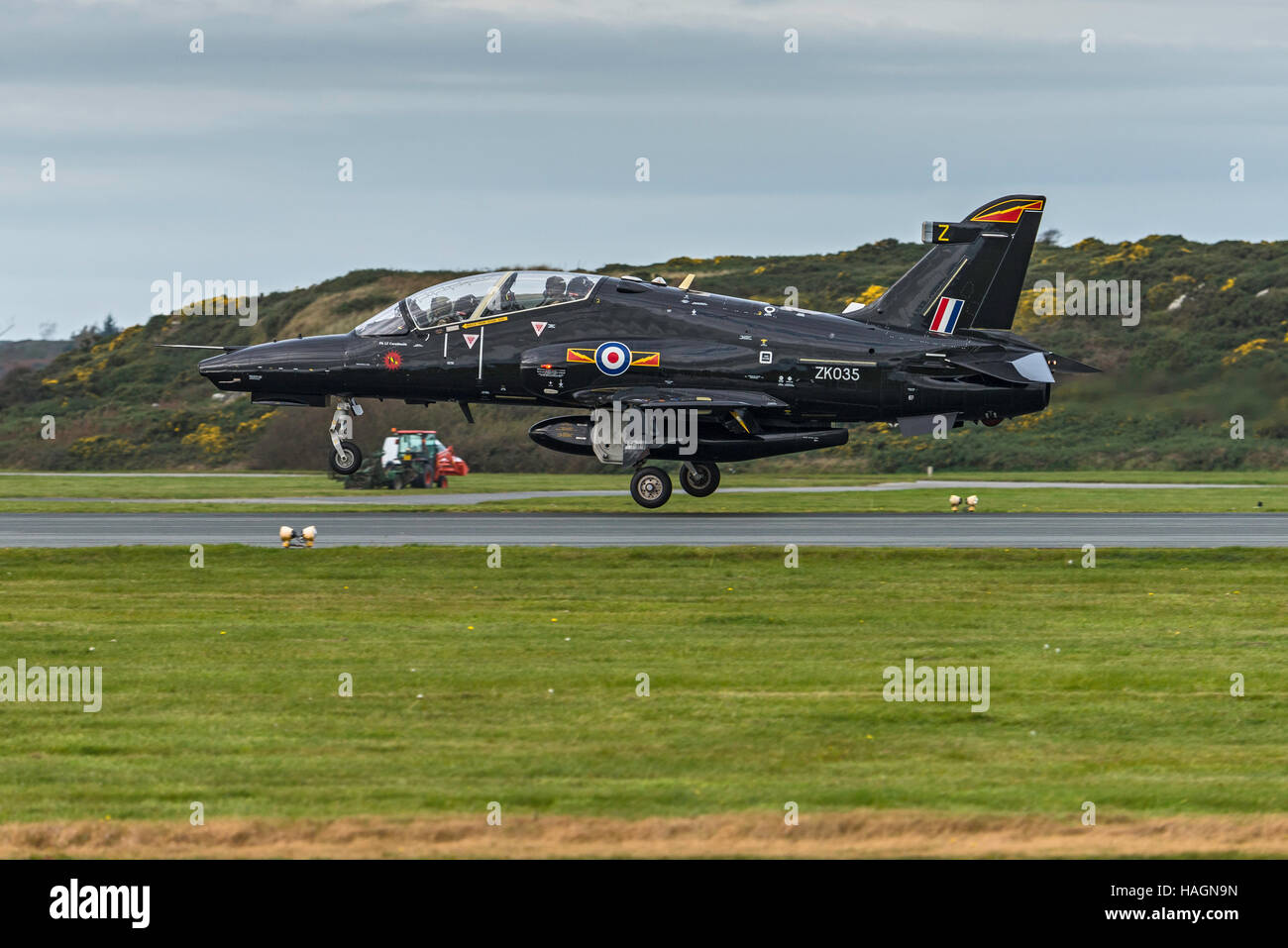 Hawk T2 fast jet Raf Valley Anglesey North Wales Uk. Arrivals. landing Stock Photo - Alamy