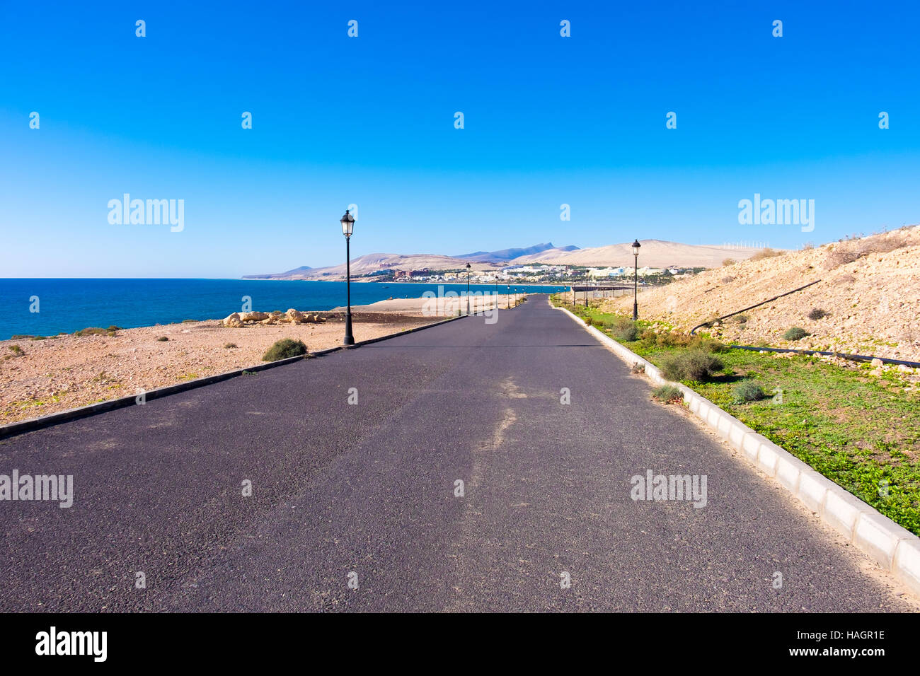 road near sea Stock Photo - Alamy