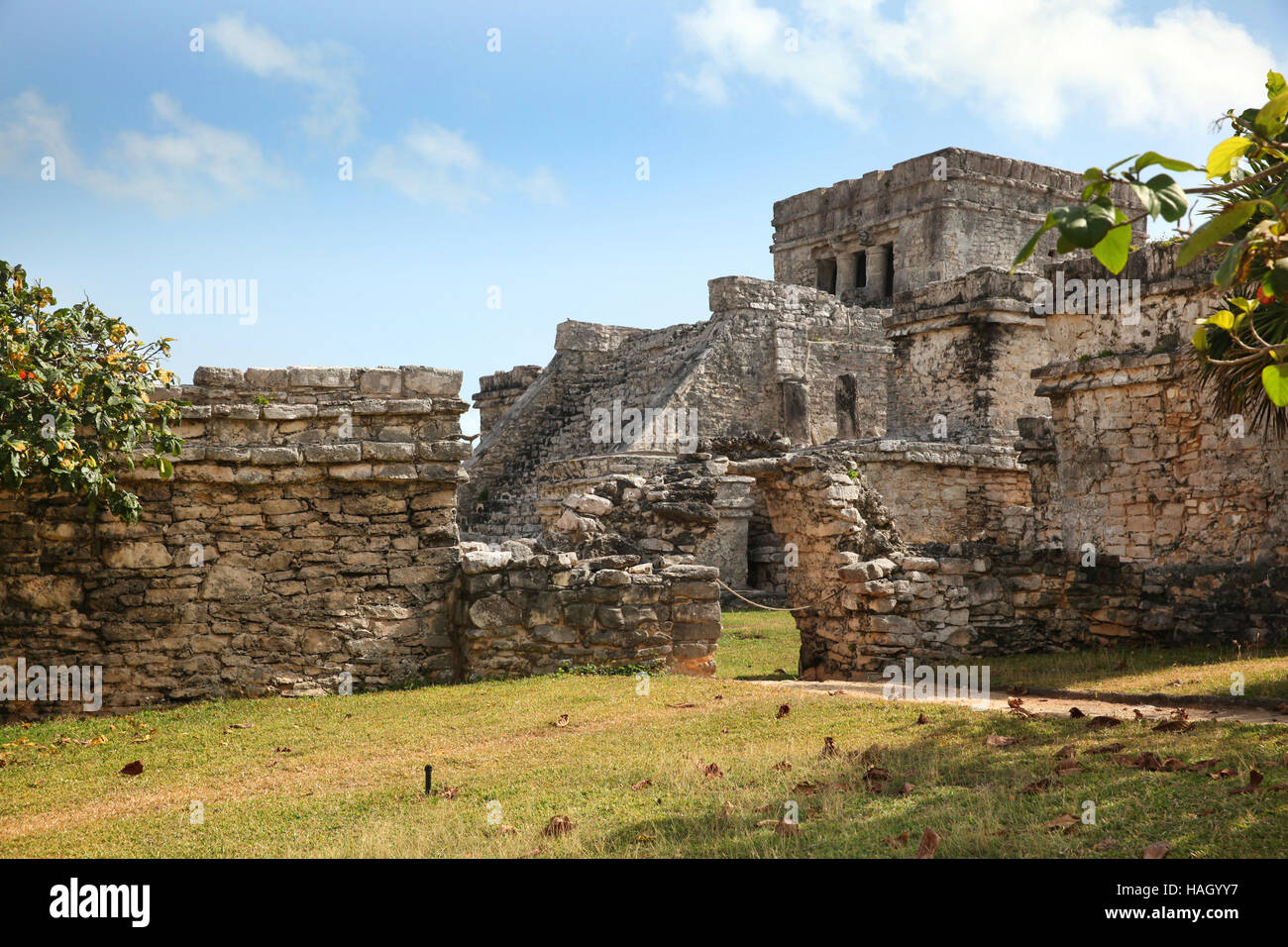 Mayan pre columbian architecture hi-res stock photography and images ...