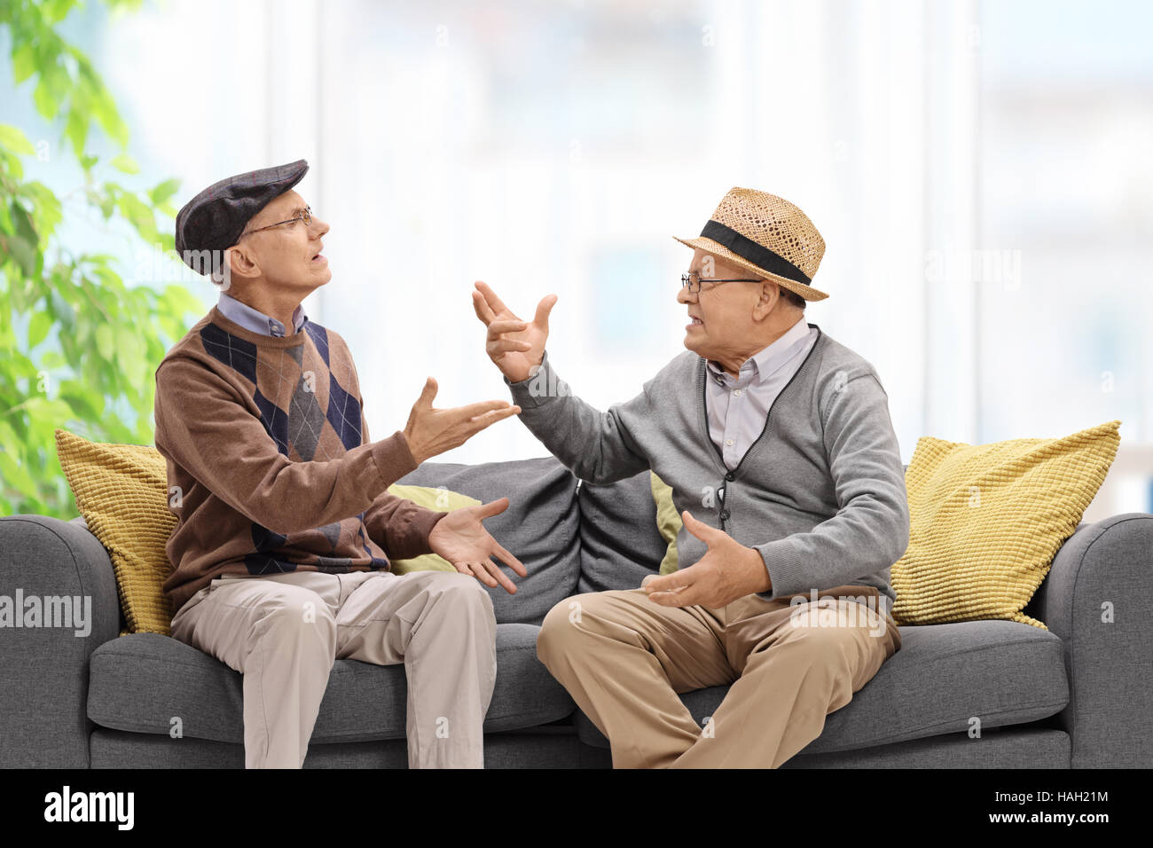 Two people arguing each other hi-res stock photography and images - Alamy