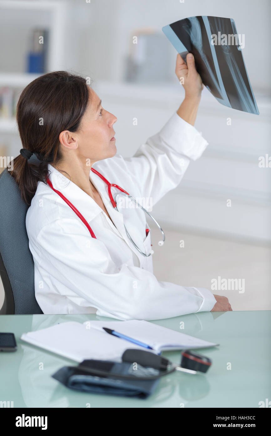 female doctor analyzing an x-ray Stock Photo - Alamy