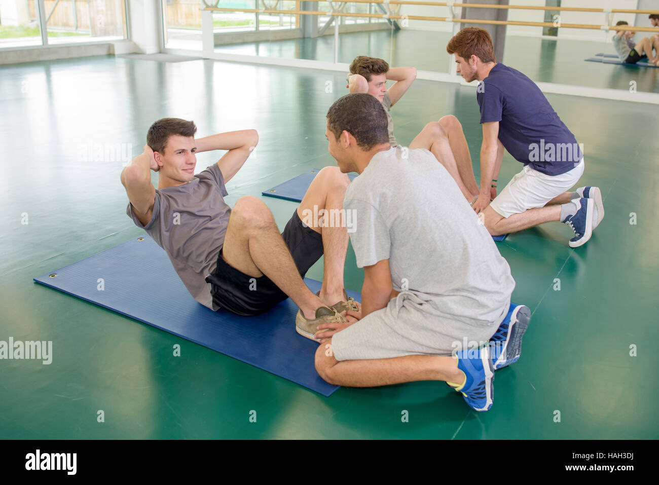 Abdominal crunch with support hi-res stock photography and images - Alamy