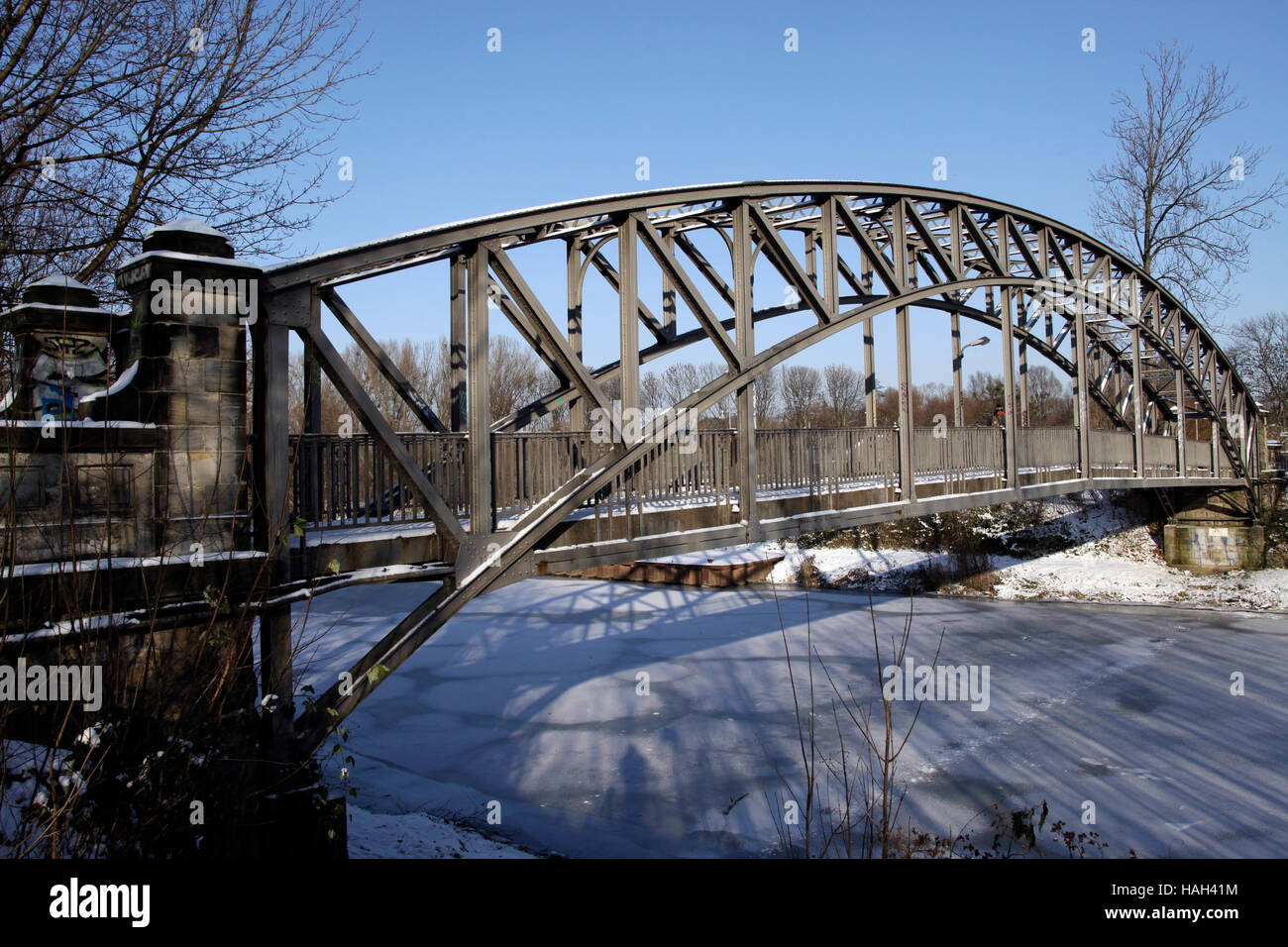 Metallic bridge over the Leineabstiegskanal at the Leine River in ...