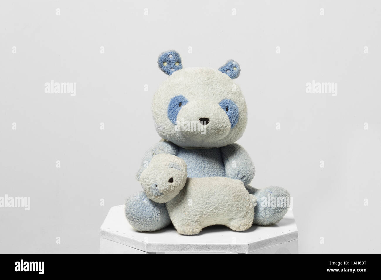Bear Hugging Tree High Resolution Stock Photography and Images - Alamy