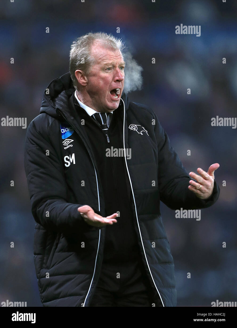 Derby County manager Steve McClaren on the touchline Stock Photo - Alamy