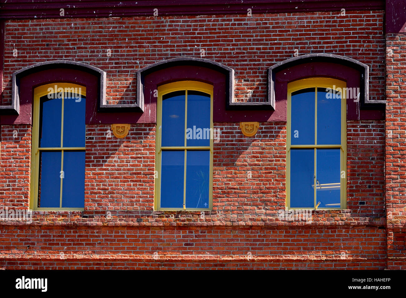 Brick stone arches hi-res stock photography and images - Alamy