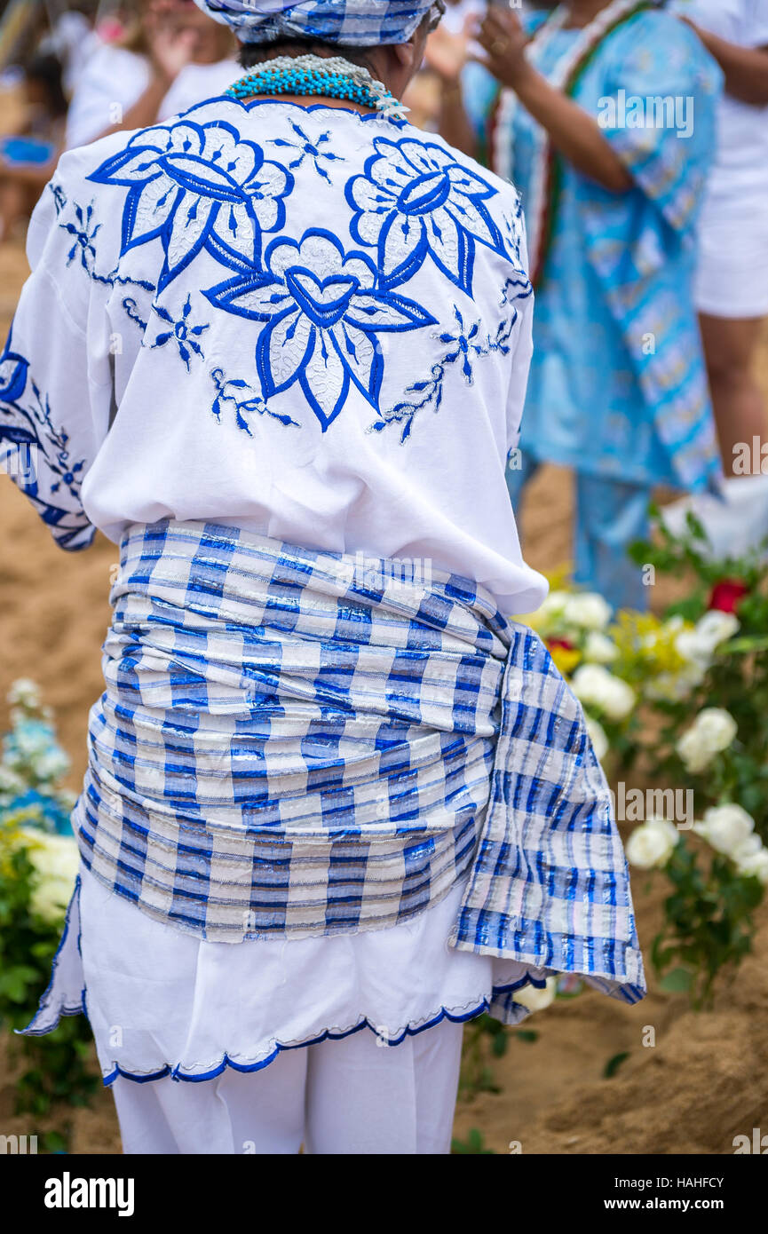 Yoruba woman traditional clothing hi-res stock photography and images ...