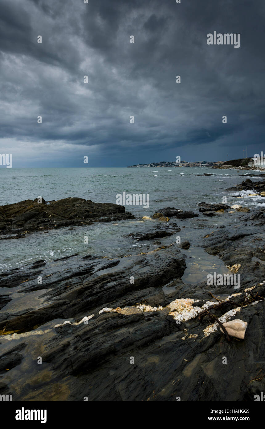 Dark storm sea rocks hi-res stock photography and images - Alamy