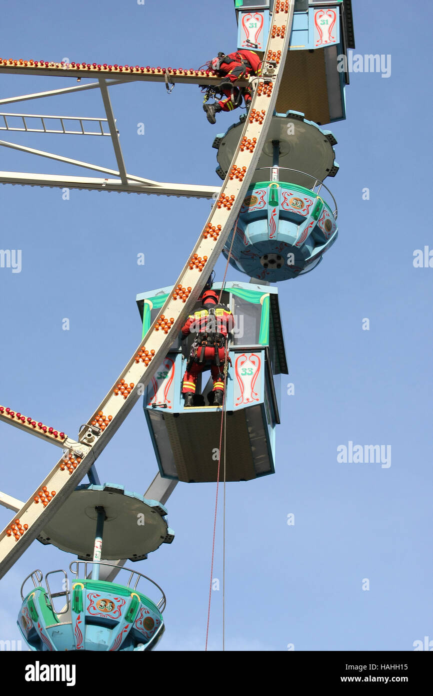 Hagen, Germany. 30th Nov, 2016. Rescue exercise on Ferris wheel in ...
