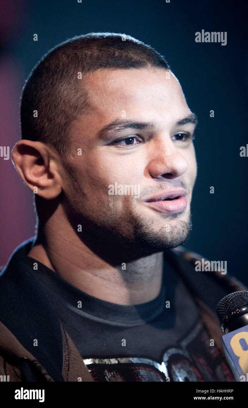 Ufc 100 hi-res stock photography and images - Alamy