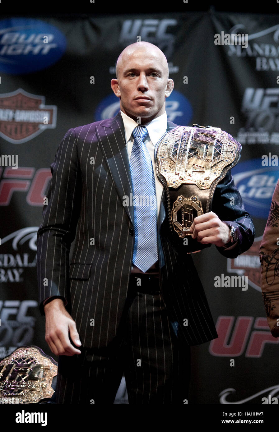 Ufc georges st pierre hi-res stock photography and images - Alamy