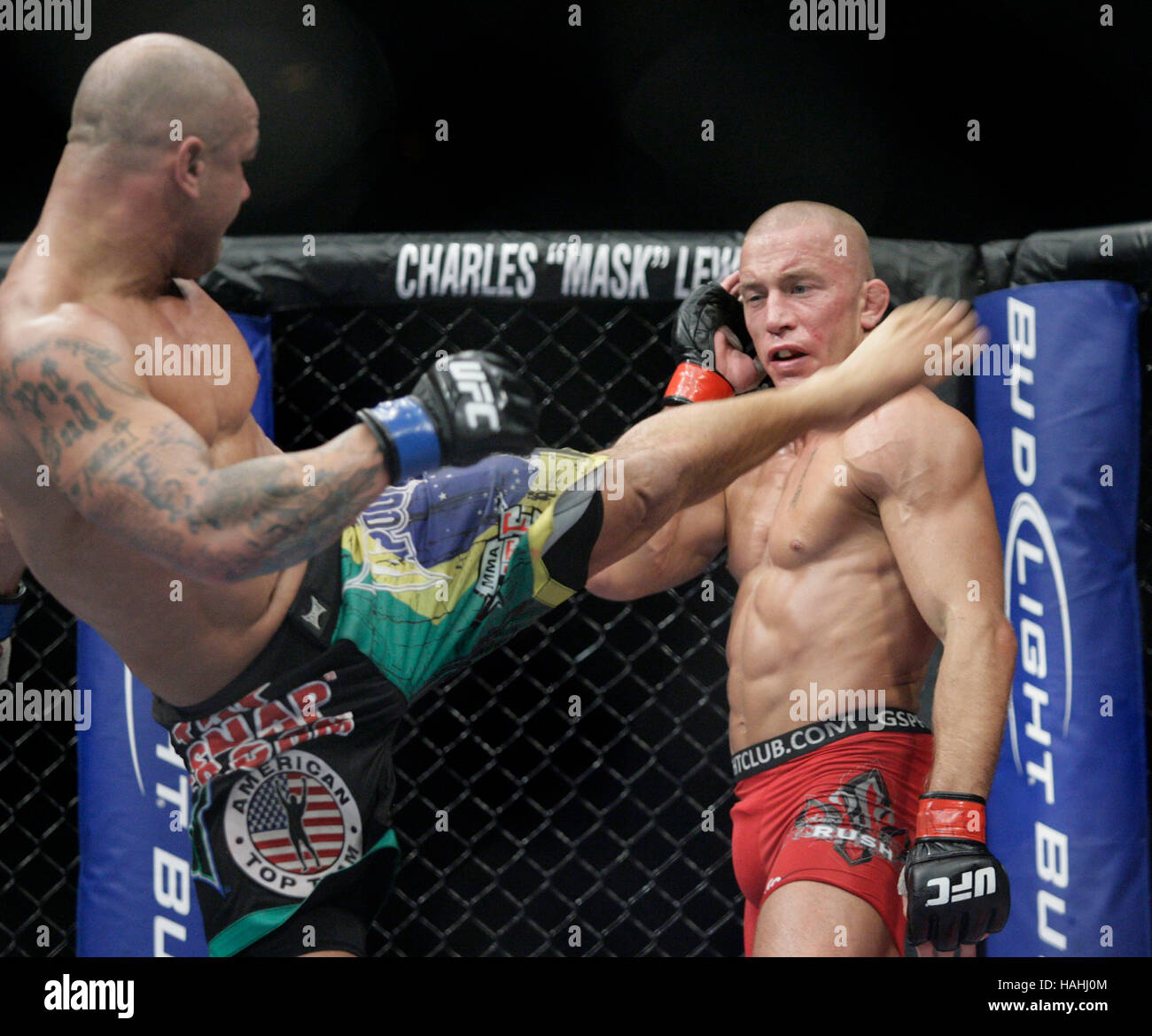 Thiago Alves Stock Photos & Thiago Alves Stock Images - Alamy