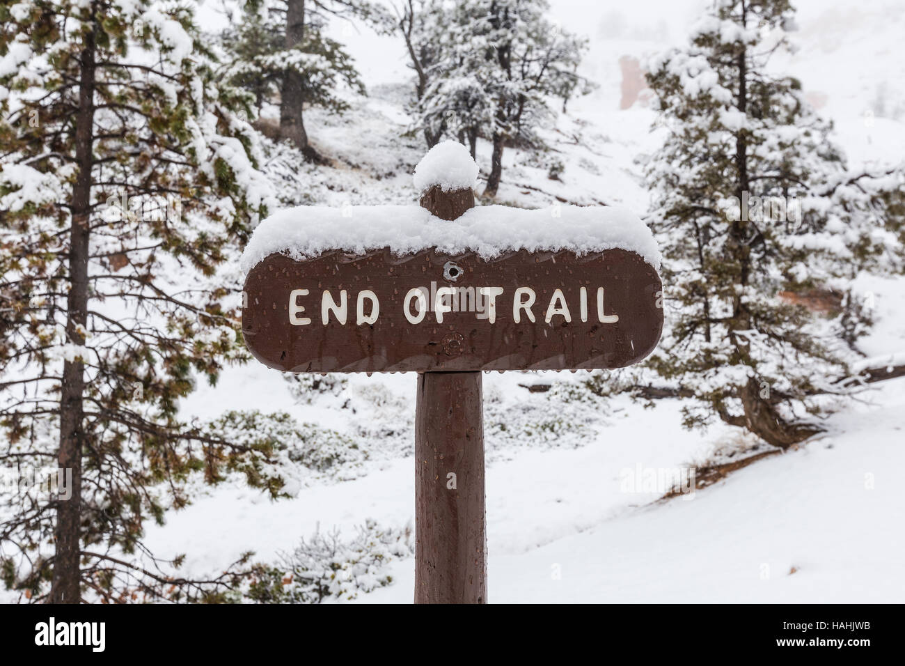 End of trail sign hi-res stock photography and images - Alamy