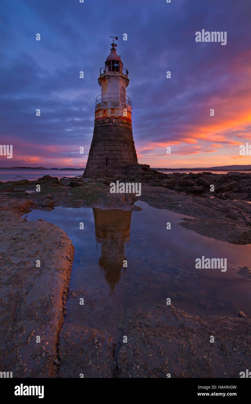 Plover Scar lighthouse, Cockersands Point, Wyre Estuary, Lancashire ...