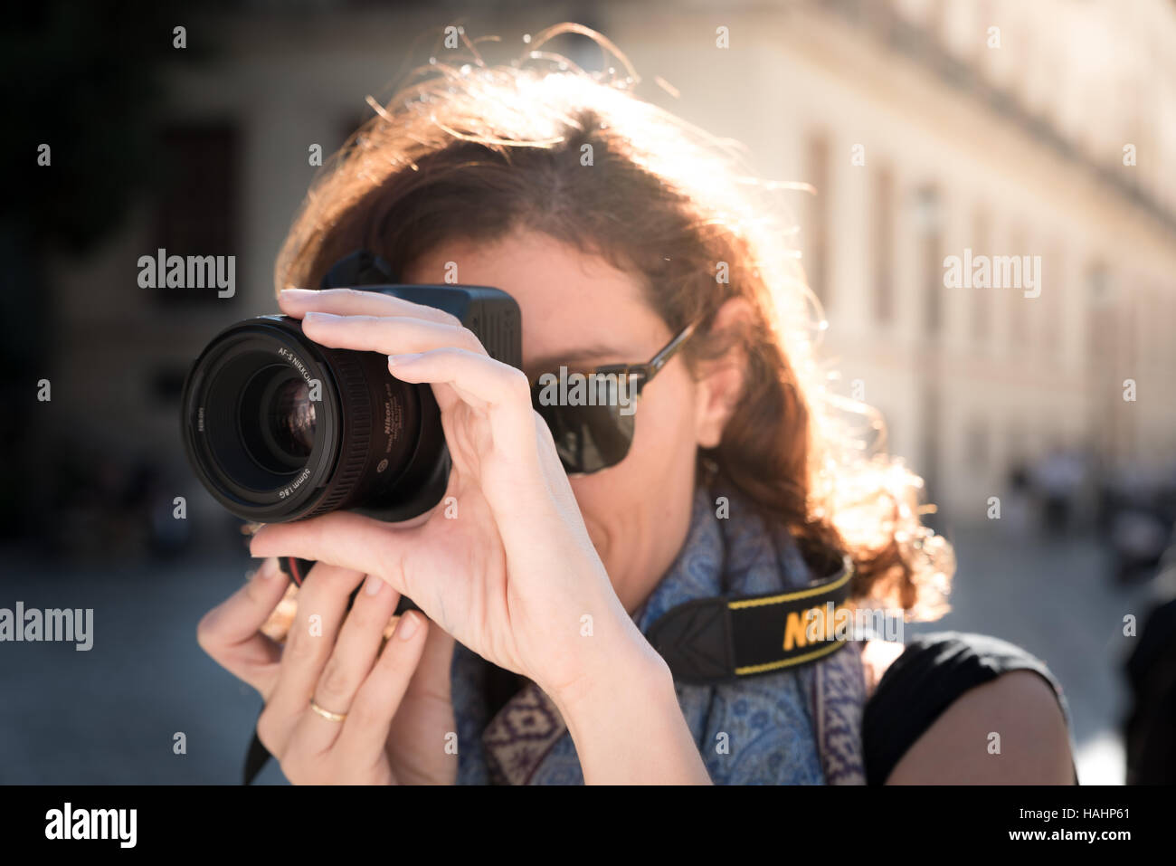 Shooting pose hi-res stock photography and images - Alamy