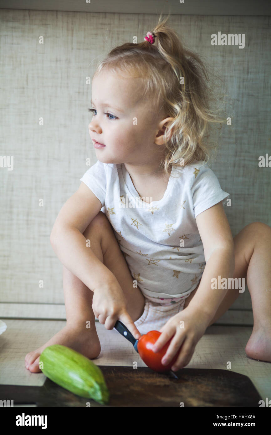 little girl cooking food Stock Photo - Alamy