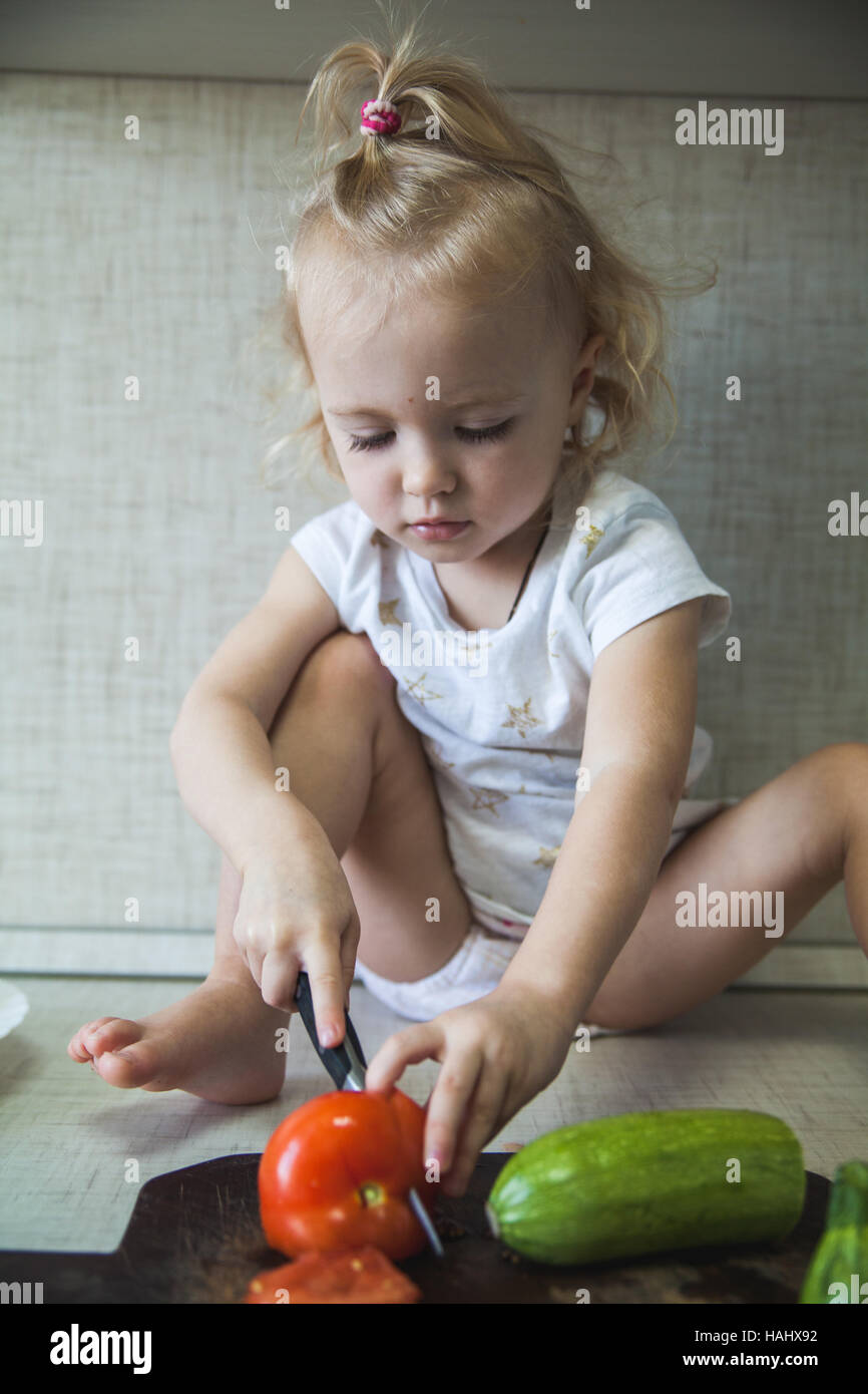 little girl cooking food Stock Photo - Alamy