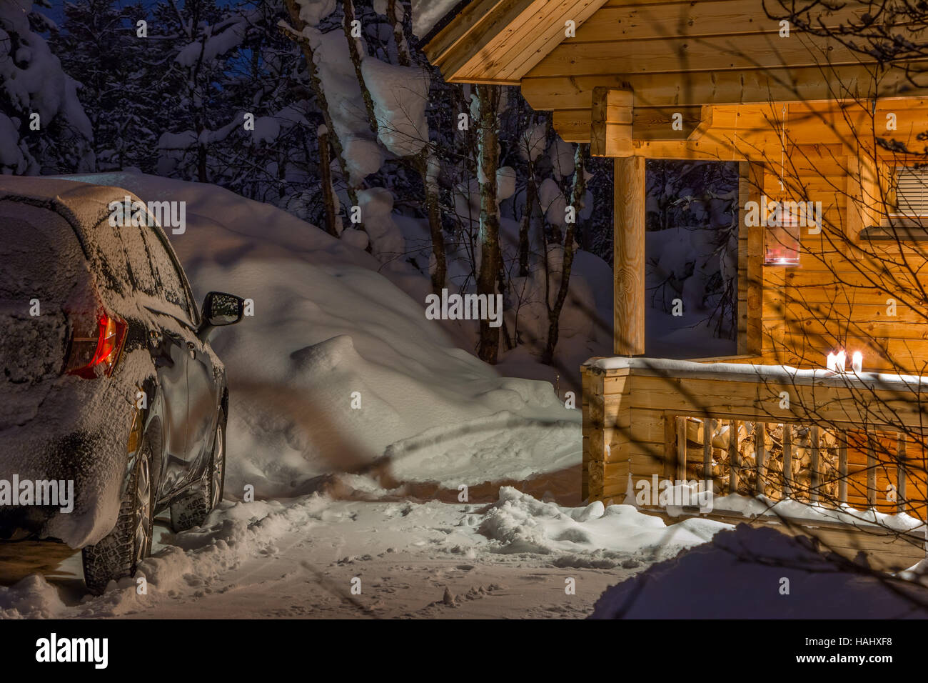 House porch car night hi-res stock photography and images - Alamy