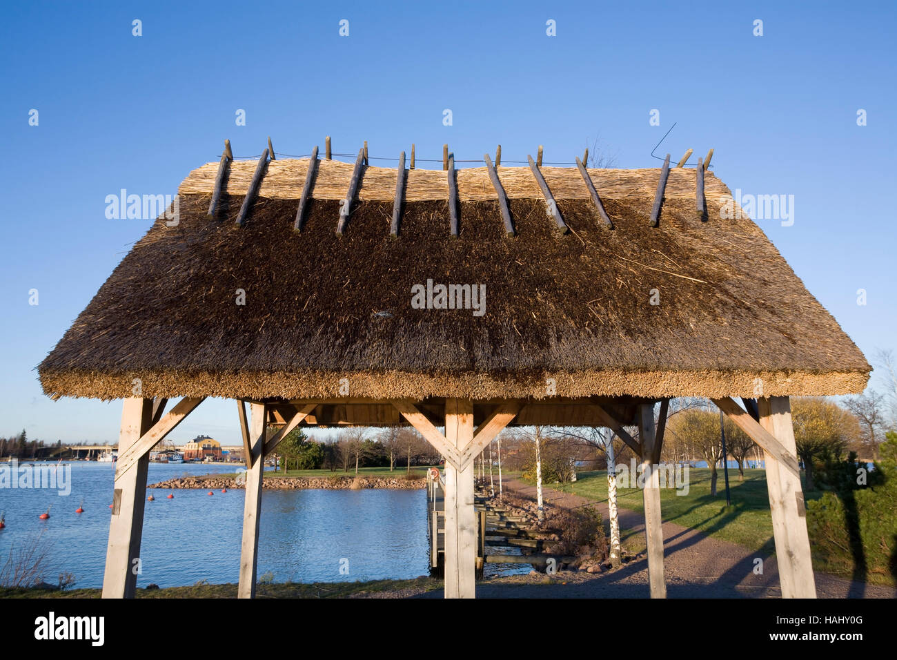 Straw roof hi-res stock photography and images - Alamy