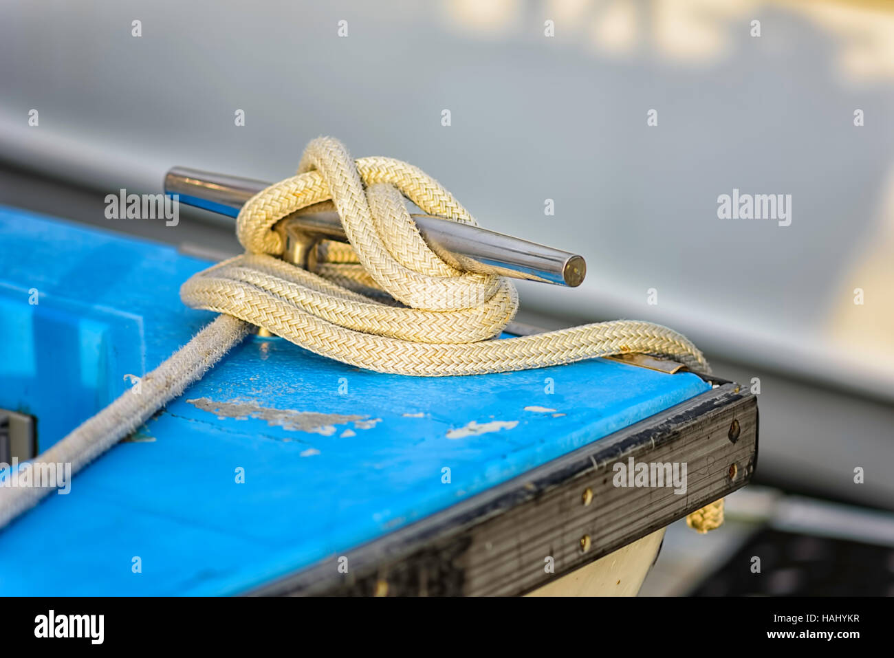 Mooring rope knot hi-res stock photography and images - Alamy