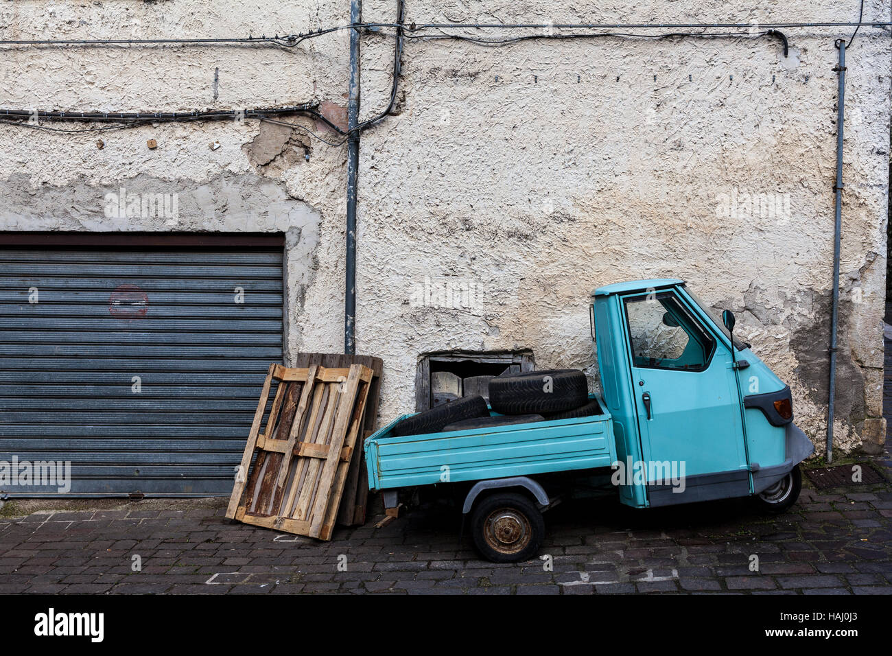 Bee van hi-res stock photography and images - Alamy