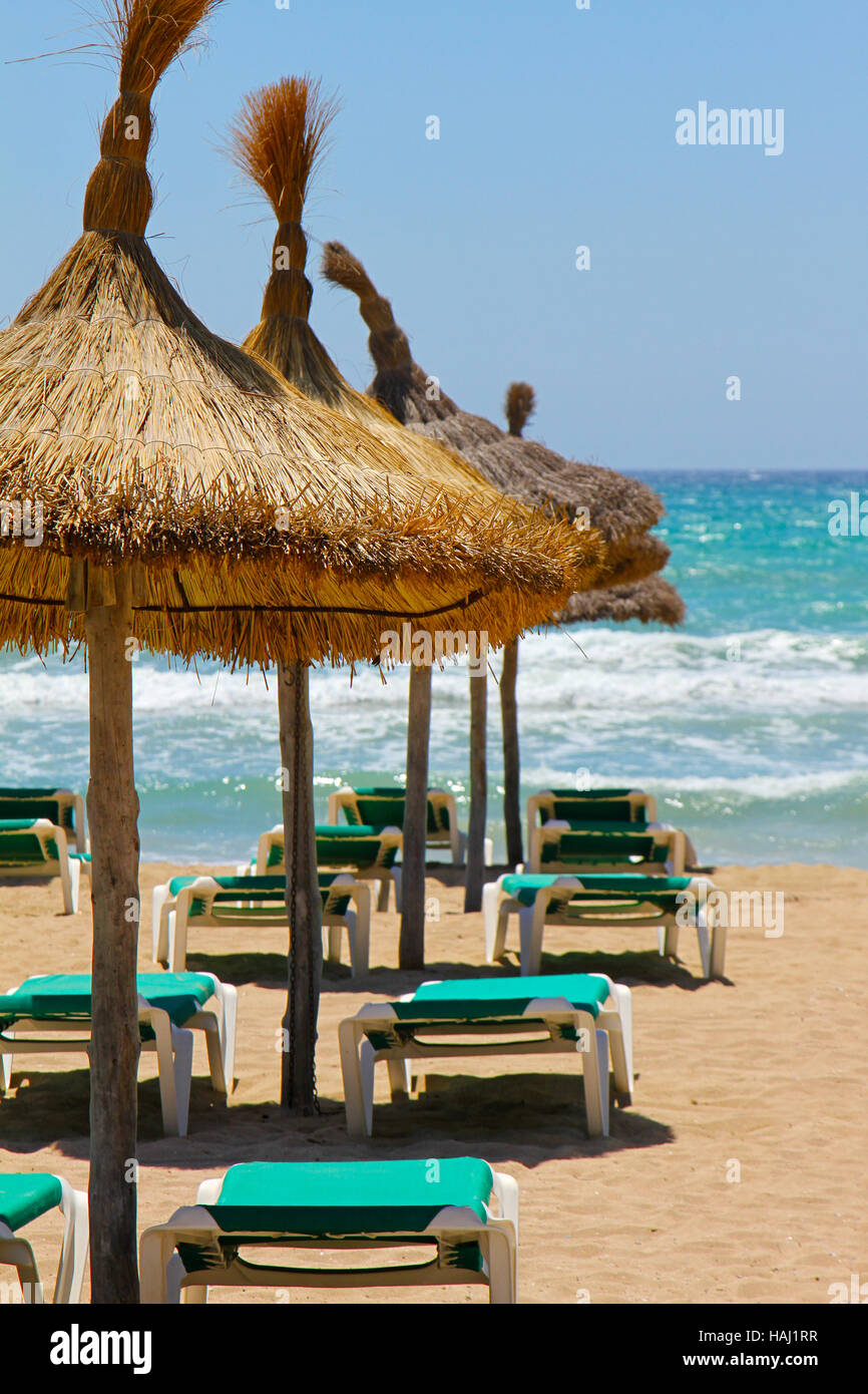 Straw island hi-res stock photography and images - Alamy