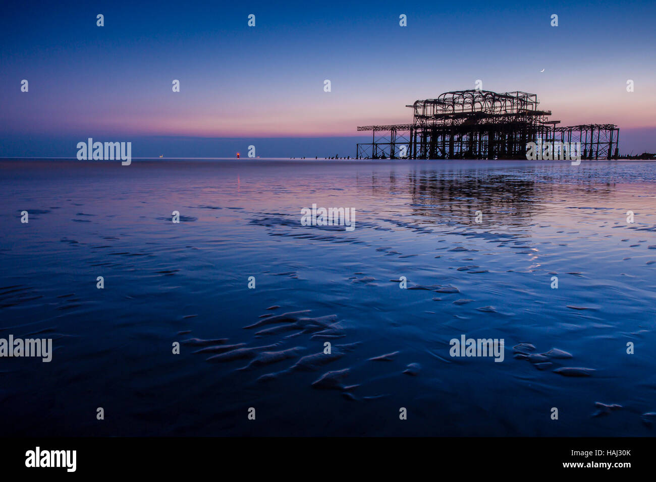 Brighton blue pier hi-res stock photography and images - Alamy