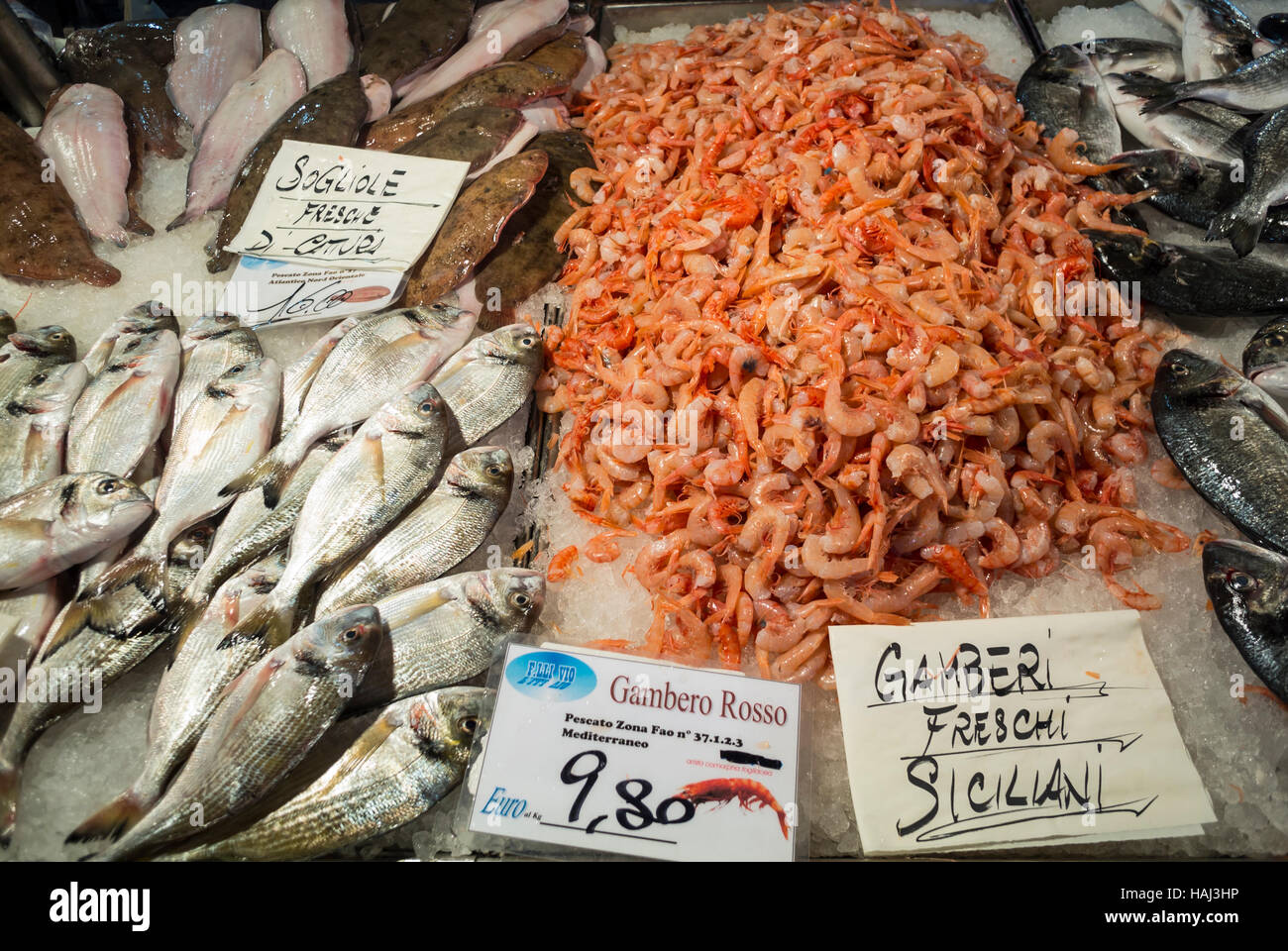 Italian fish markets hi-res stock photography and images - Alamy