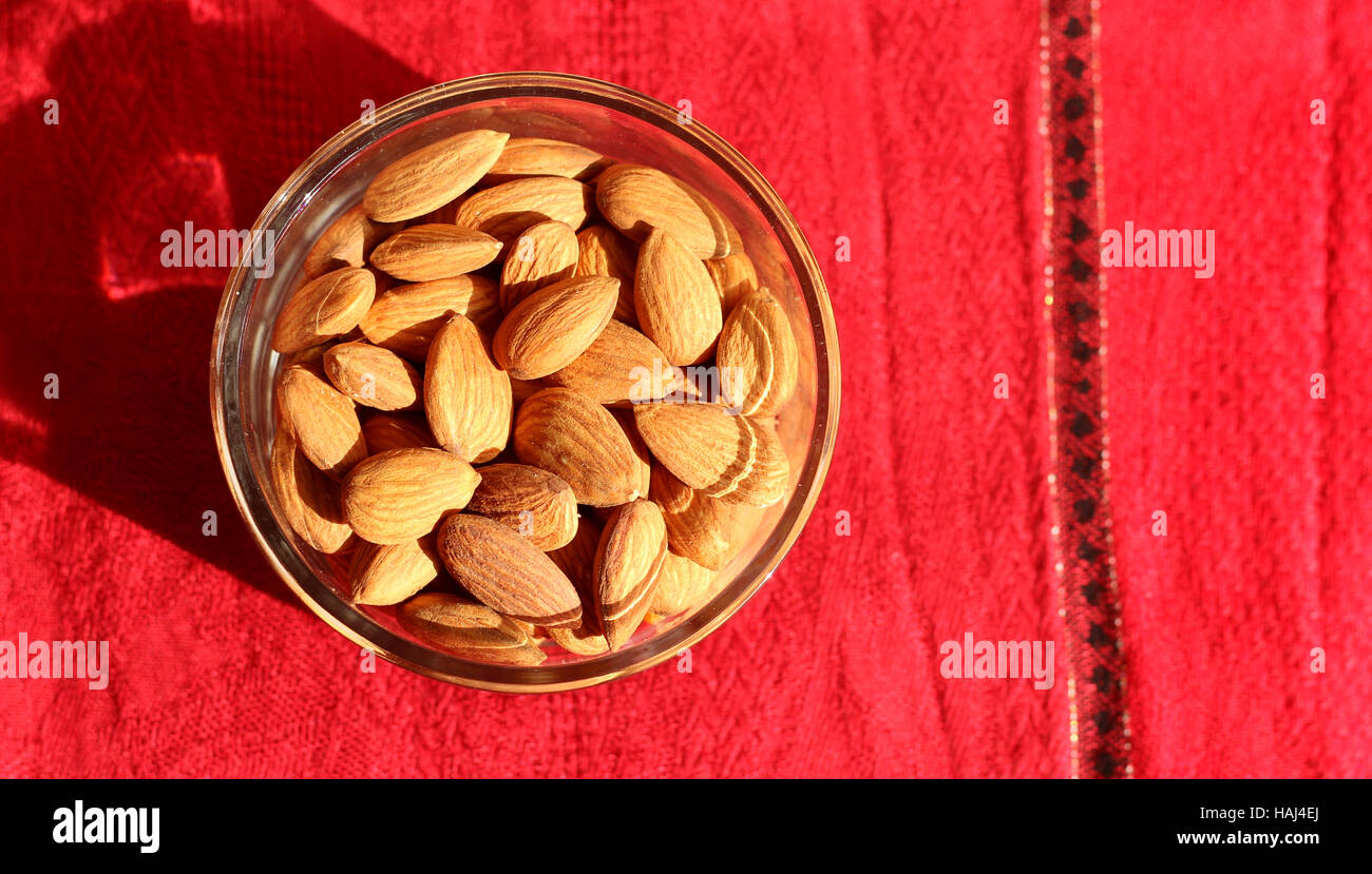 Eat almonds hi-res stock photography and images - Alamy