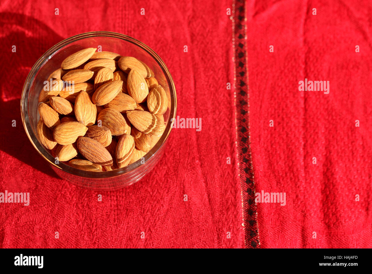 Eat almonds hi-res stock photography and images - Alamy