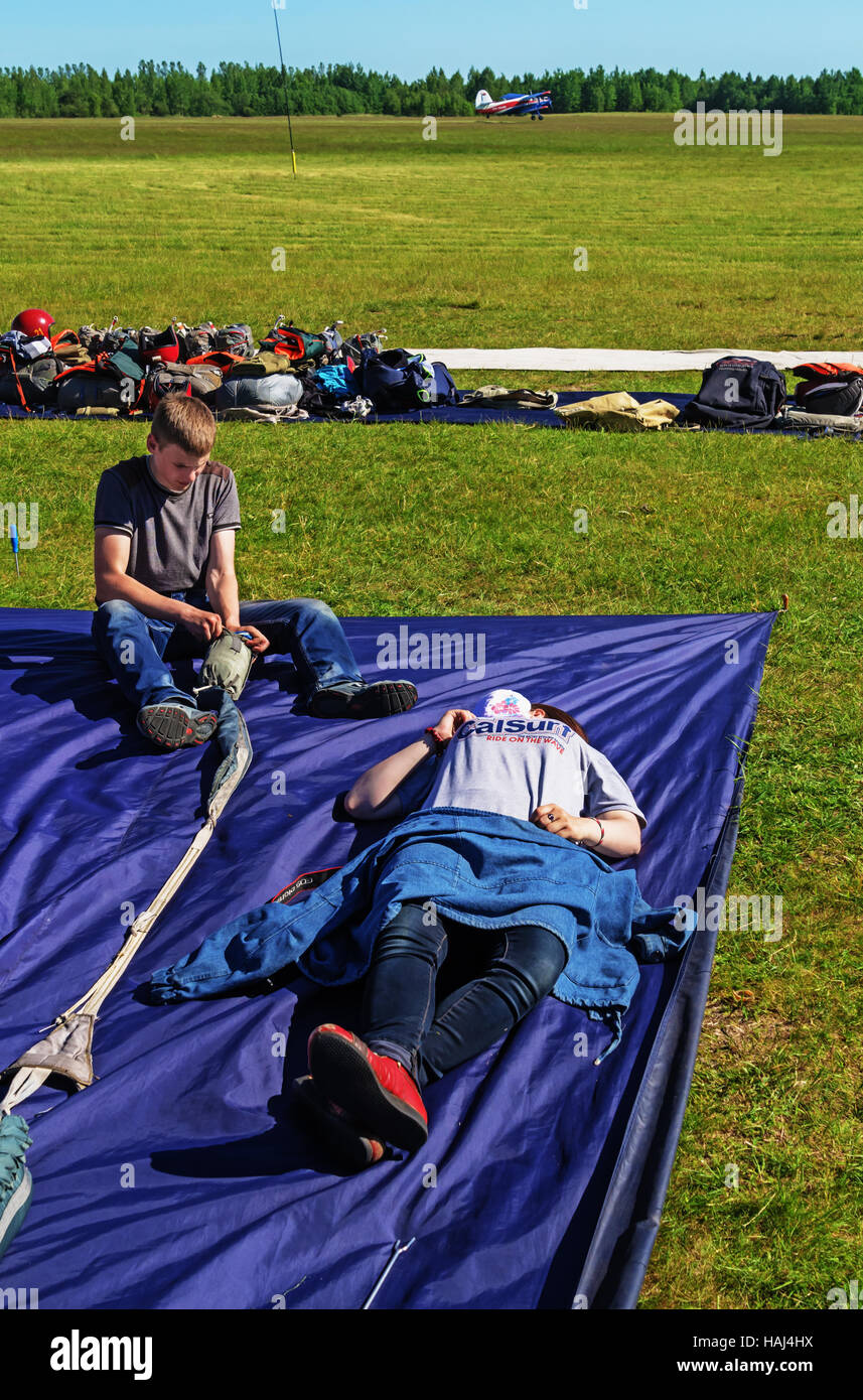 Parachutists - 2015.Packing of parachute Stock Photo - Alamy