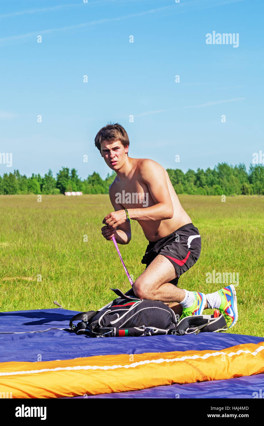 Parachutists - 2015.Packing of parachute Stock Photo - Alamy