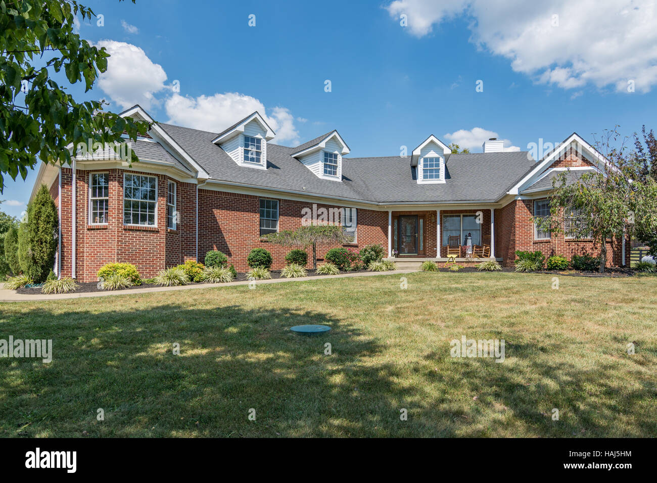 Middle class housing hi-res stock photography and images - Alamy