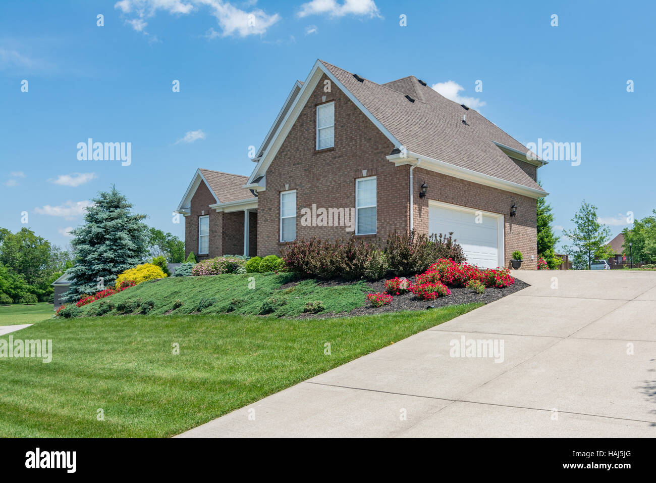 American middle class house Stock Photo - Alamy