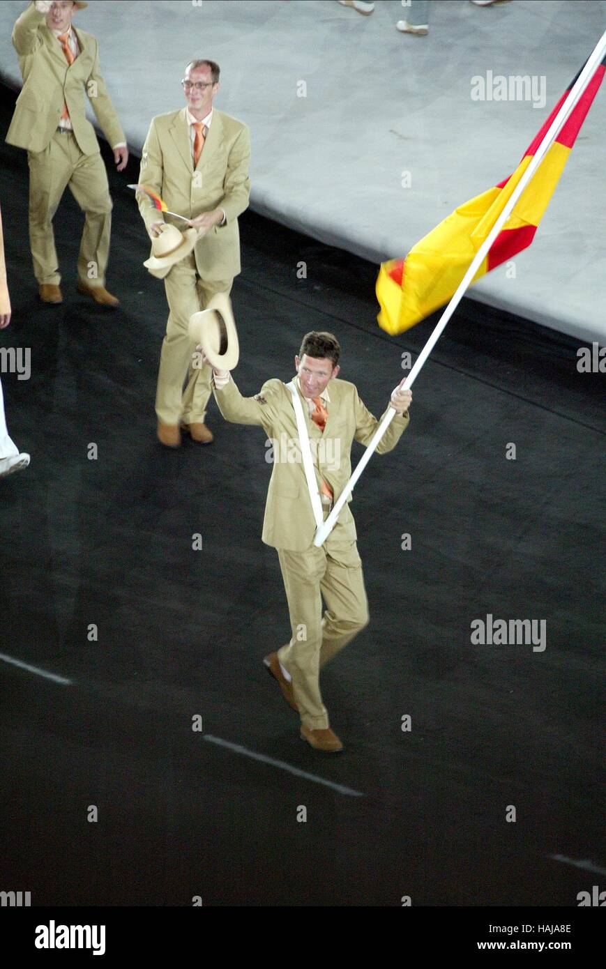 Flag bearer hi-res stock photography and images - Alamy