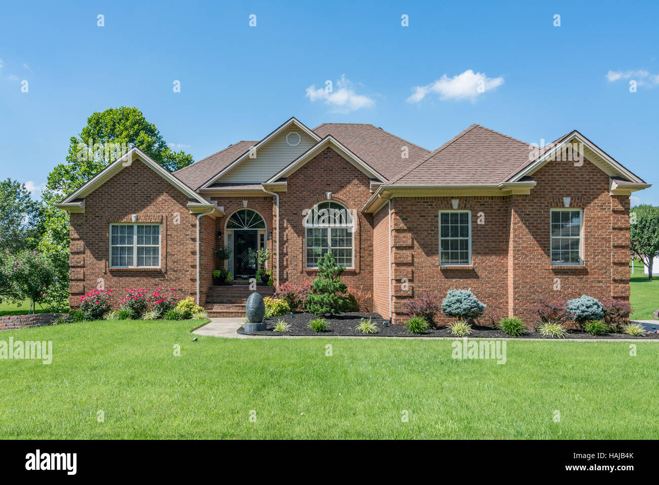American middle class house Stock Photo - Alamy