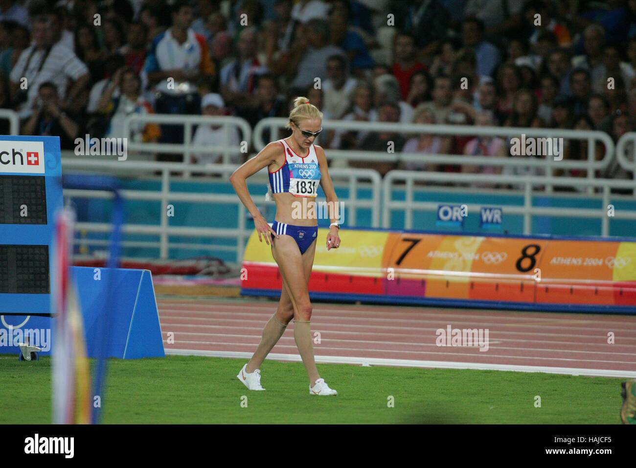 PAULA RADCLIFFE DROPS OUT 10000 METRES OLYMPIC STADIUM ATHENS GREECE 27 ...