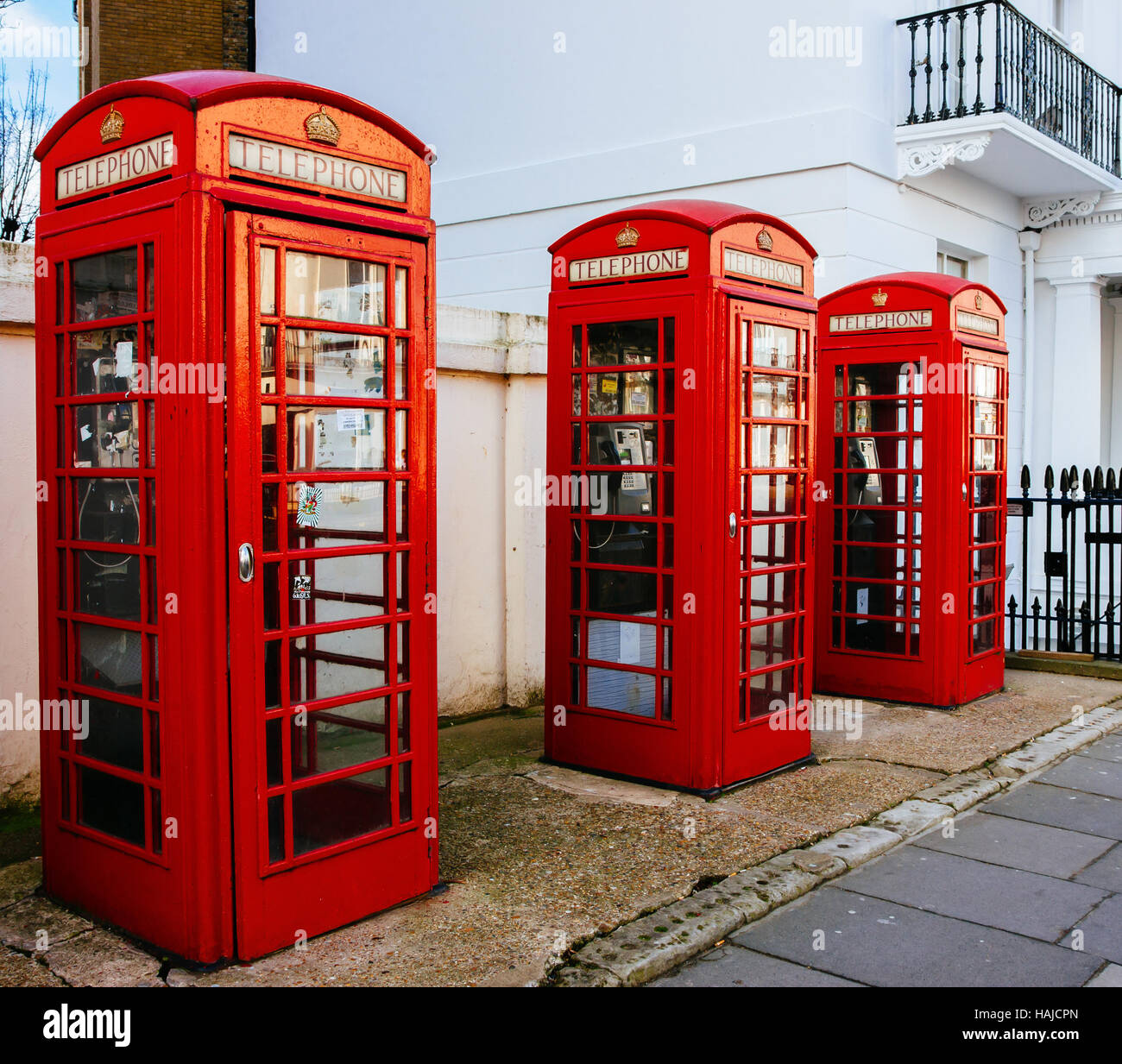 English telephone booths hi-res stock photography and images - Alamy