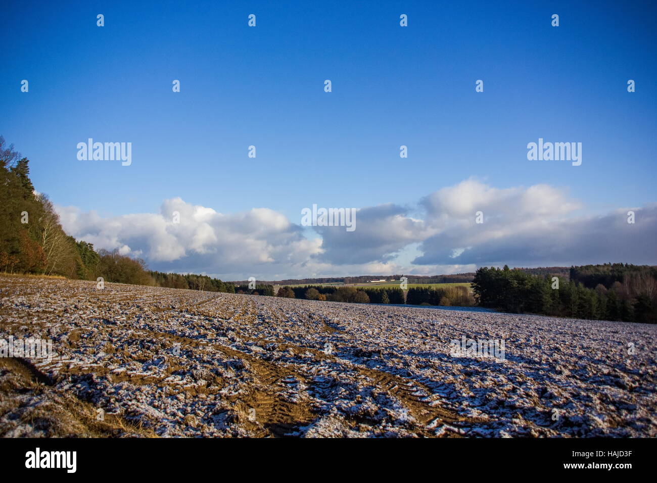 Large open field frozen hi-res stock photography and images - Alamy