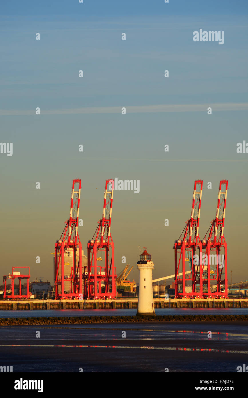 Liverpool container terminal hi-res stock photography and images - Alamy