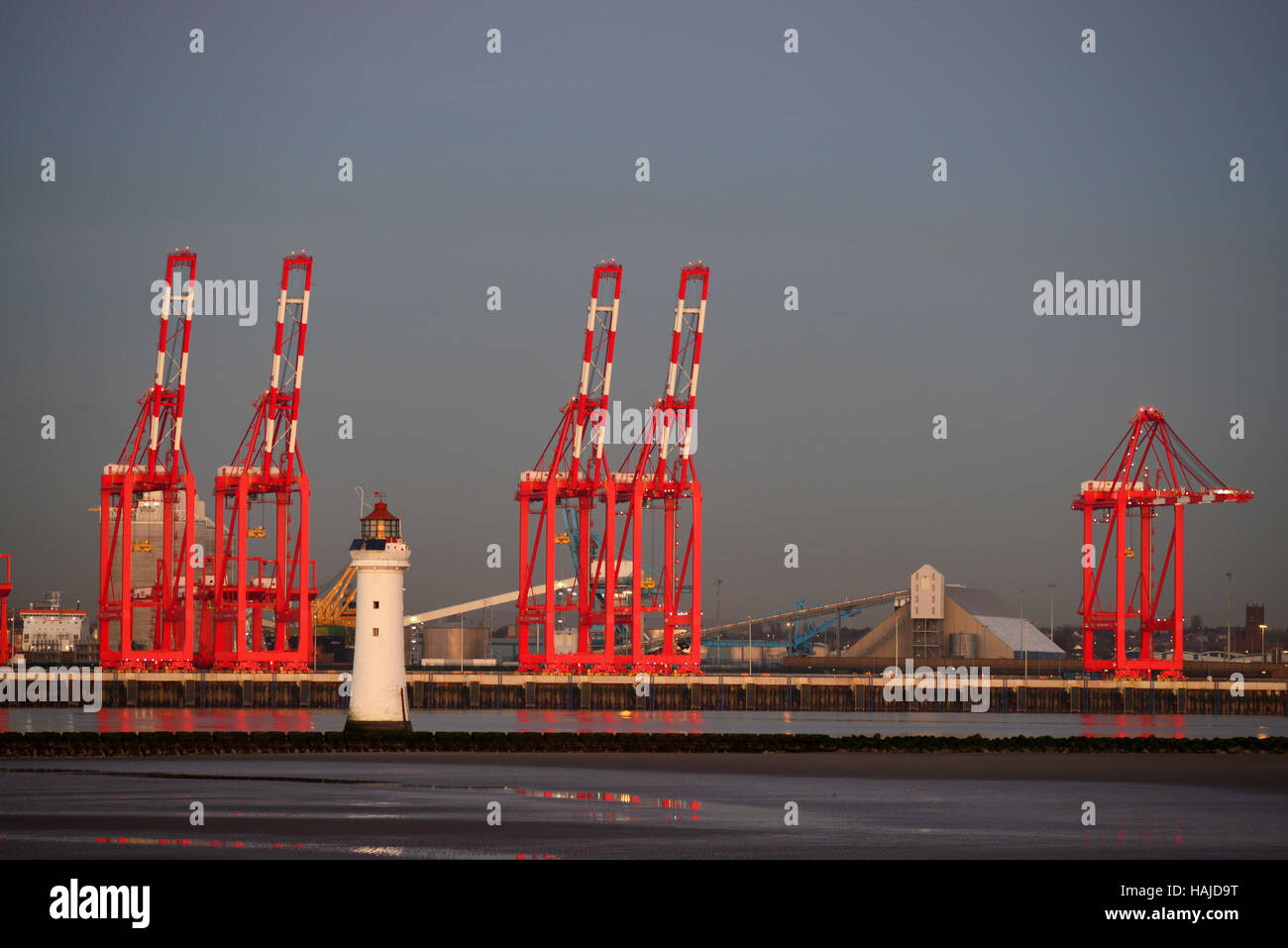 Liverpool container terminal hi-res stock photography and images - Alamy