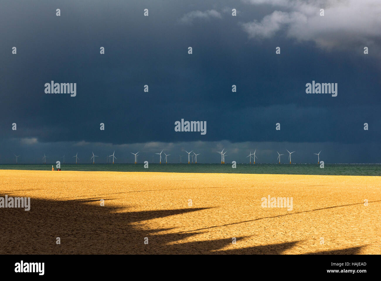East anglia 3 offshore wind farm hi-res stock photography and images ...