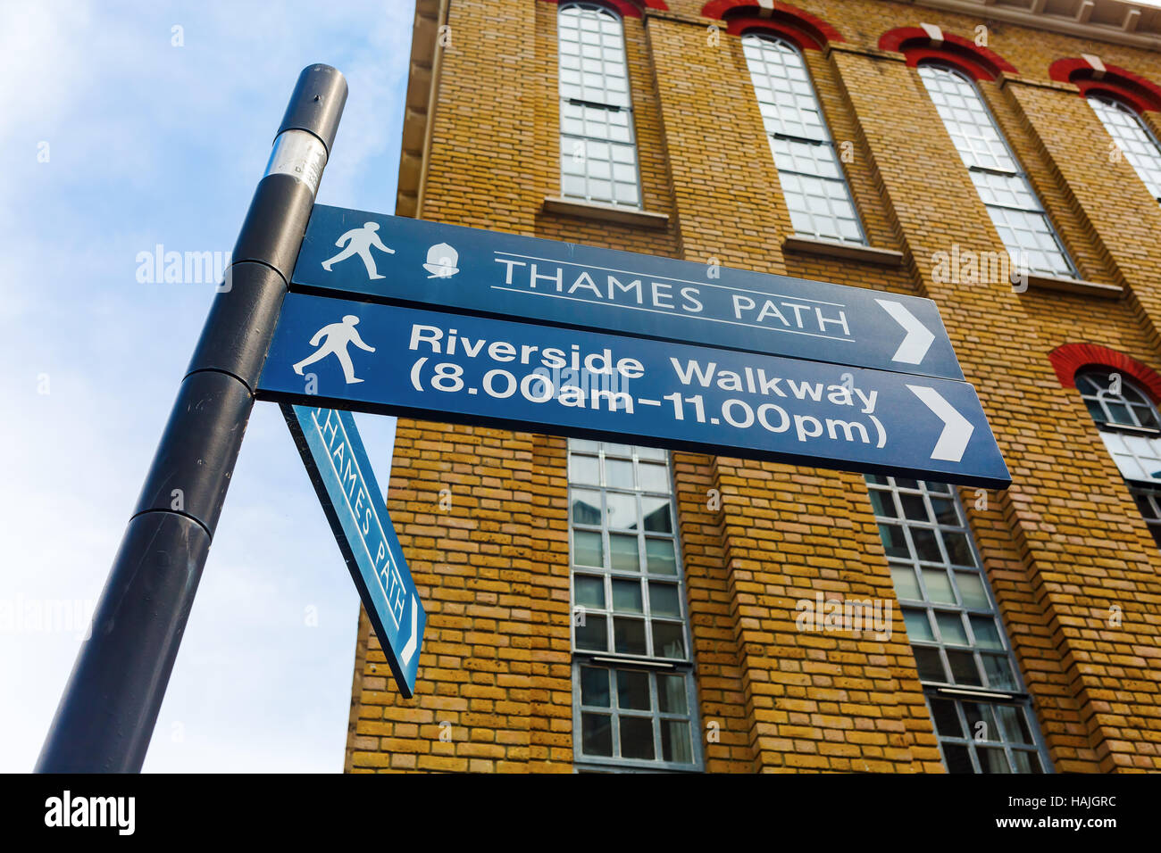 Signpost sign post london hi-res stock photography and images - Alamy